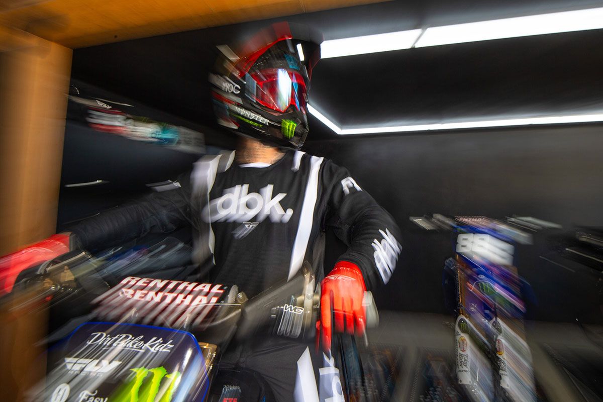 Detailed: 2025 Fly Racing Kinetic Mesh racewear - MotoOnline.com