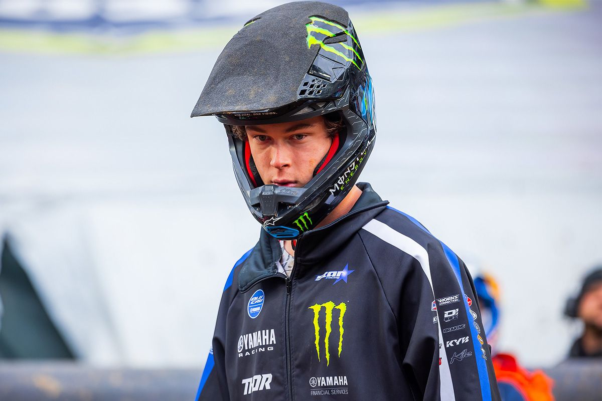 Bennick sustains fractured vertebra in Philadelphia fall - MotoOnline.com