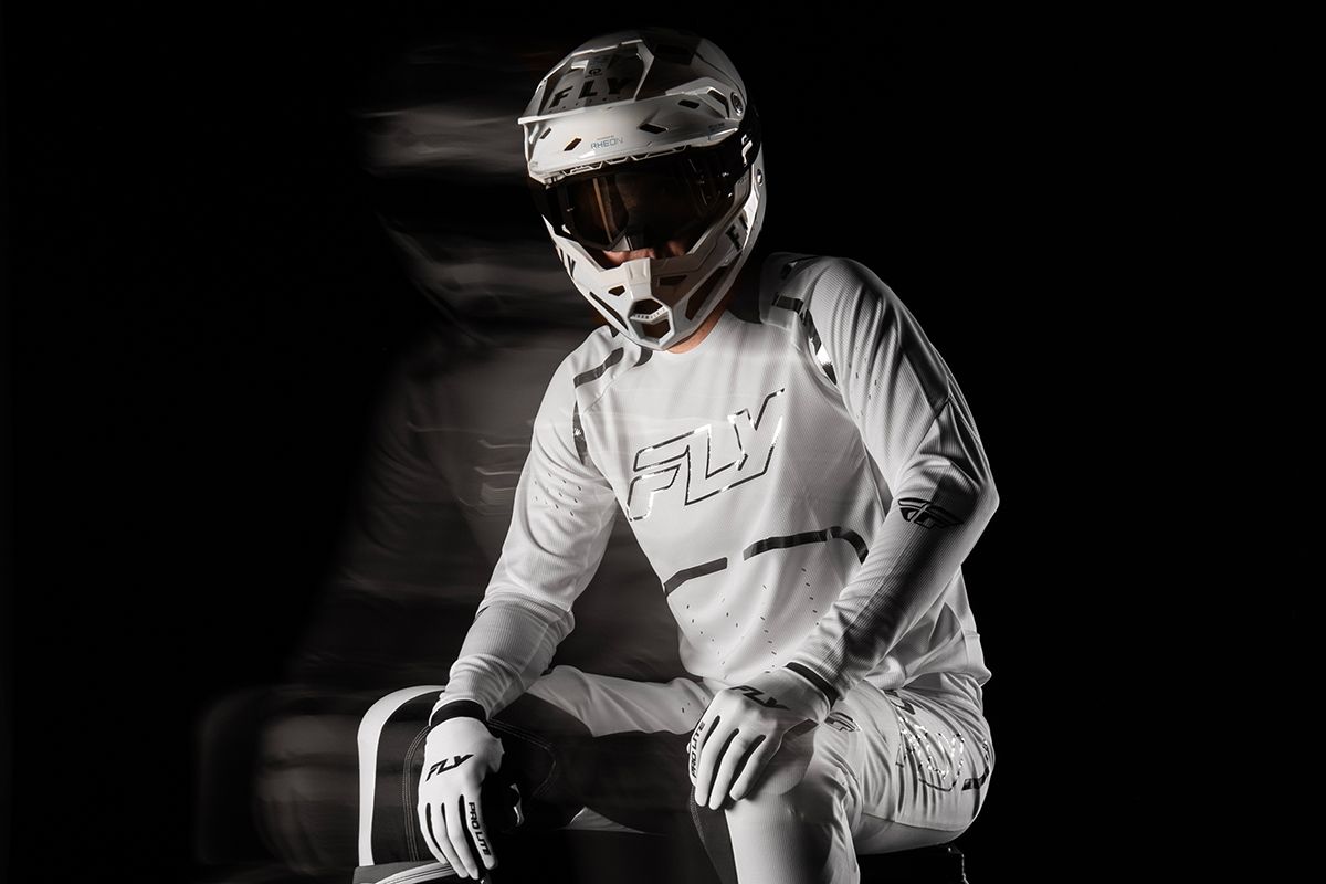 Detailed: 2026 FLY Racing EVO LE Flash racewear - MotoOnline.com